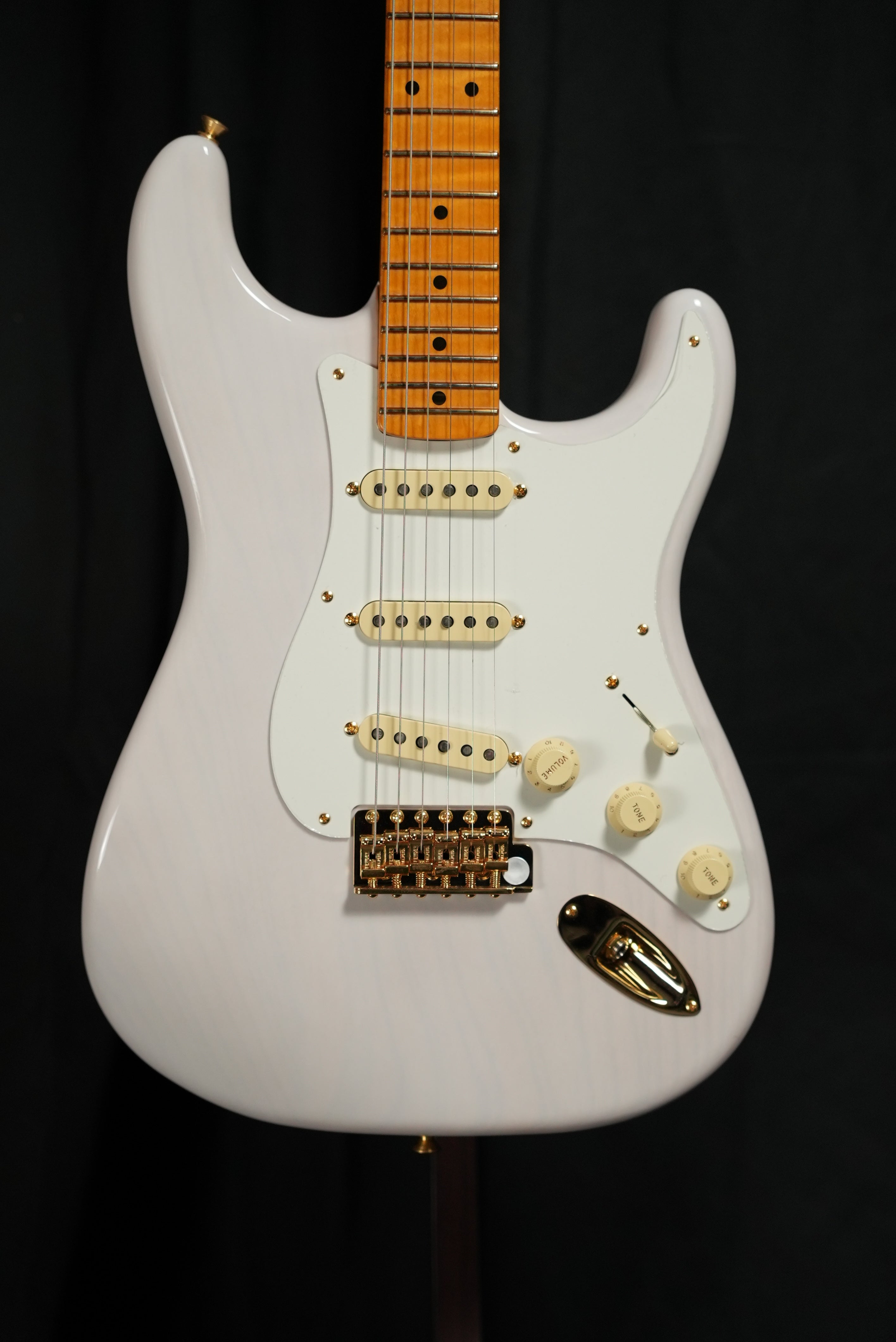 Fender American Vintage II ’57 Stratocaster – White Blonde | Vera ...